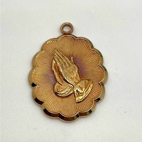 Jewelry | Vintage Catholic Serenity Prayer Praying Hands Gold Tone ...